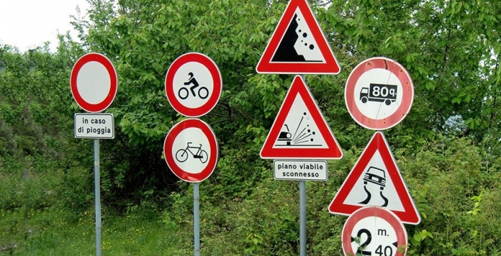 Tipologie E Significati Dei Segnali Stradali In Italia